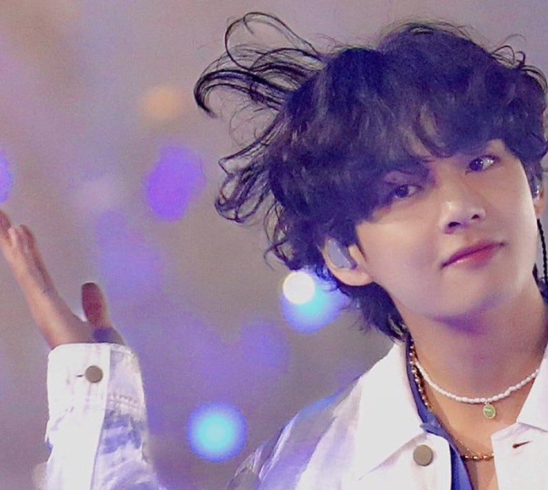 BTS V’s Christmas Tree is the Biggest gainer on Spotify South Korea ...