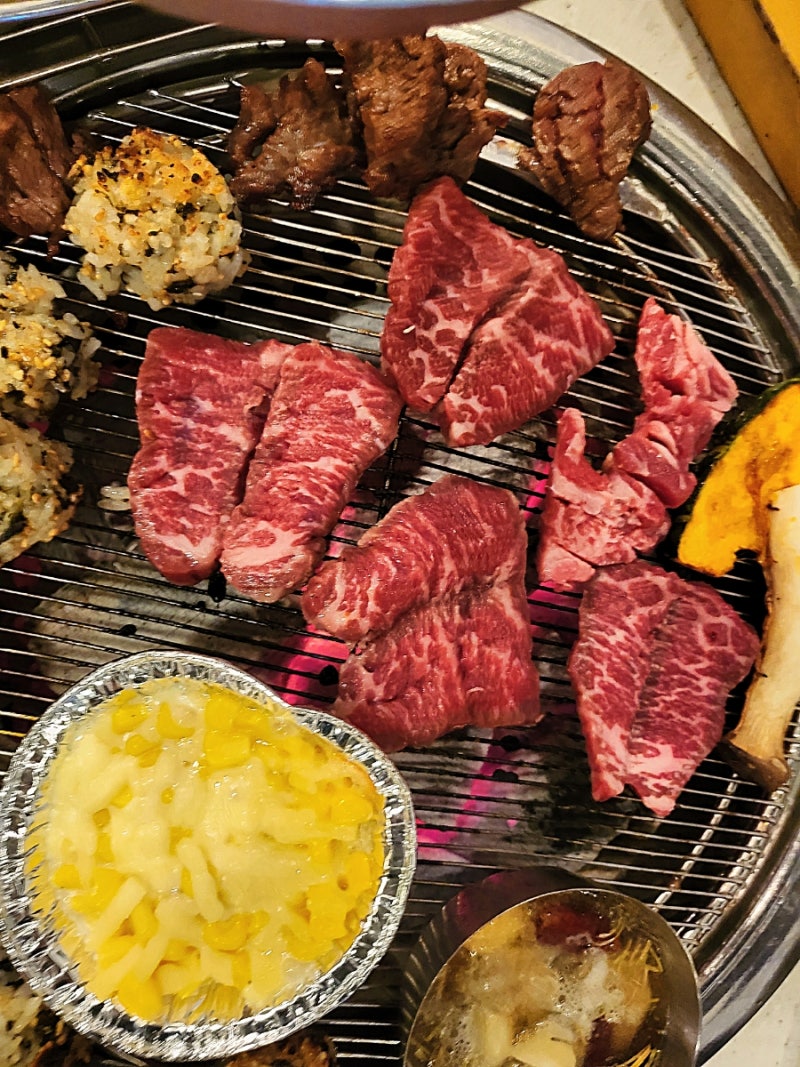 연수동 소고기 맛집 감바스 주는 고기집 더고집 네이버 블로그