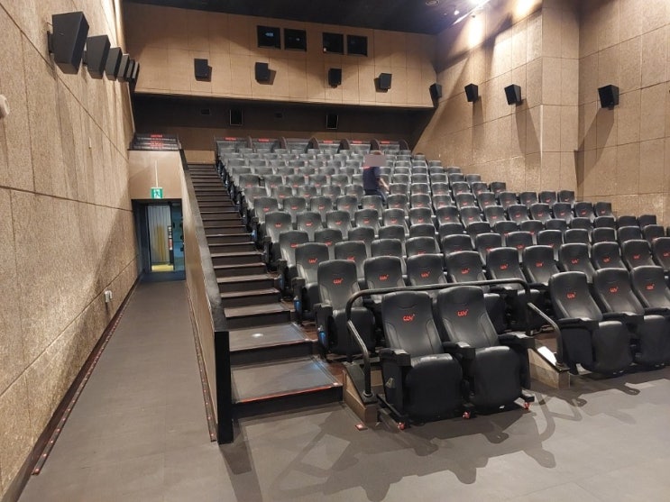 영화관) [CGV 강남역] 둘러보기 : 8층 3관 좌석, 명당 자리추천 + 주차, 내부