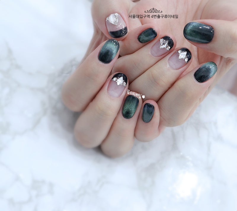 초록색오로라네일자석네일블랙네일프렌치네일서울대입구역네일샵서울대입구역네일서울대입구네일서울대입구네일샵봉천동네일