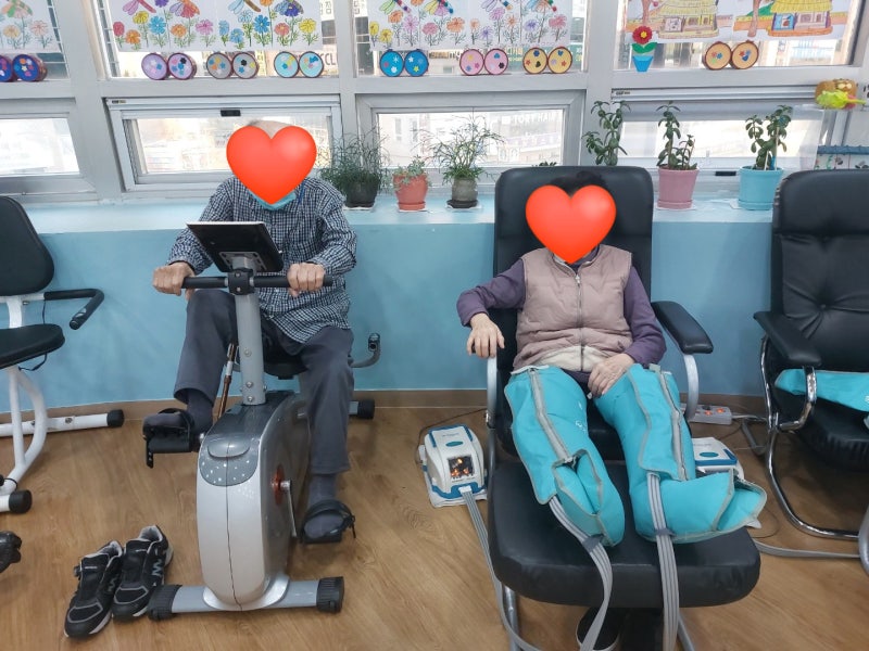 대전 주간보호센터 우리함께 본점 작업치료 구슬끼우기를 해보아요 네이버 블로그