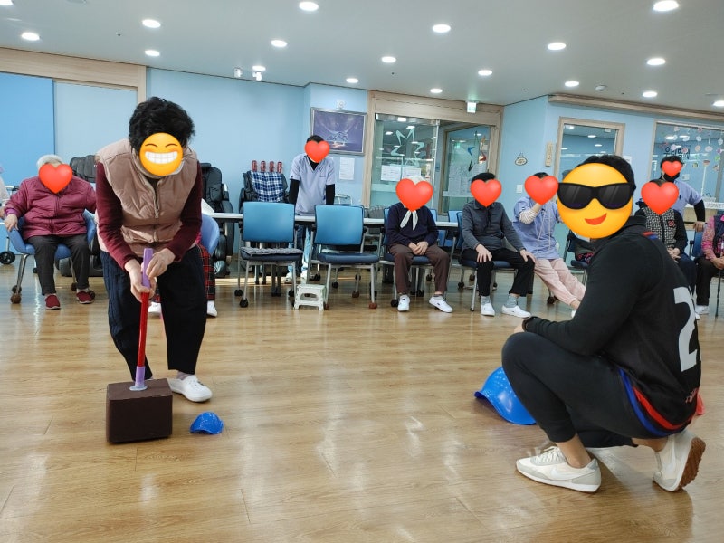 대전 주간보호센터 우리함께 본점 작업치료 구슬끼우기를 해보아요 네이버 블로그