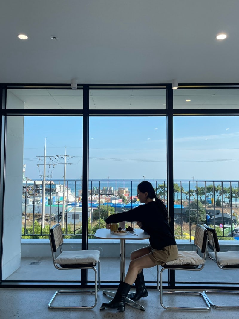 (송정) 해변열차와 가까운 송정 카페 마레마레 : 네이버 블로그