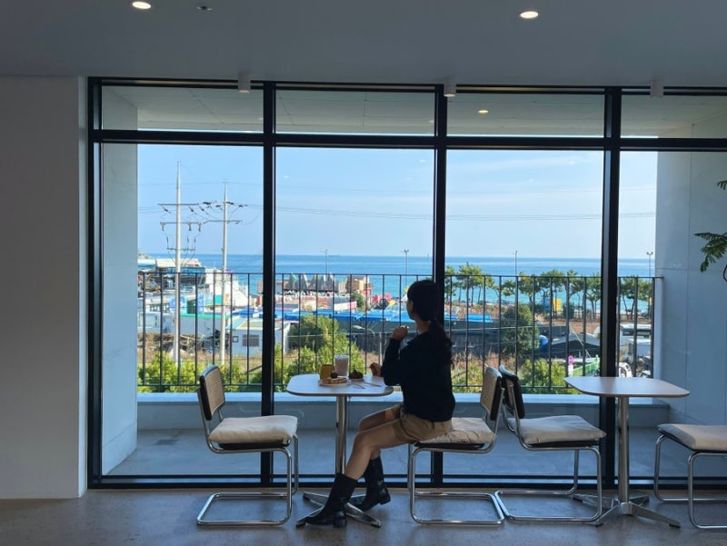 (송정) 해변열차와 가까운 송정 카페 마레마레 : 네이버 블로그