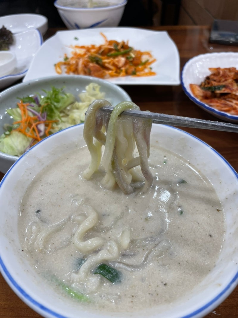 대구 시지 신매역 맛집 ｜쌀쌀한 날 몸 녹여줄 뜨끈하고 고소한 들깨칼국수시골 부뚜막경산 성암산 등산 후 식사 네이버 블로그