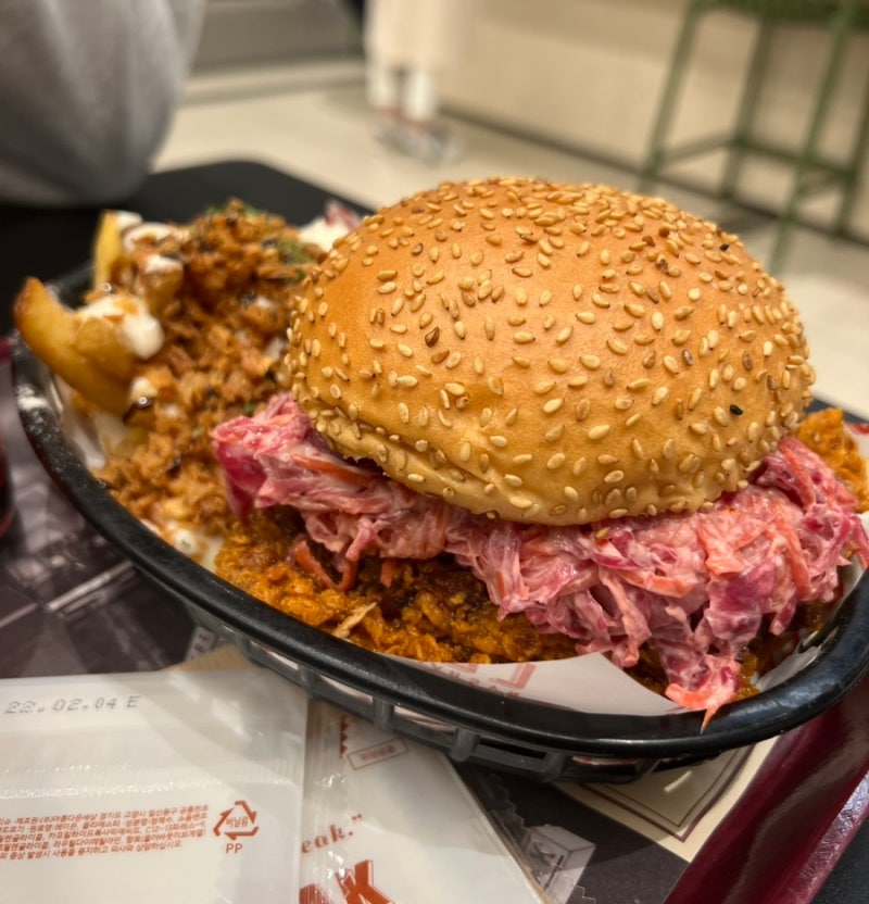 여의도 더현대서울 맛집 ‘르프리크 캐주얼 내슈빌 핫치킨 버거 네이버 블로그