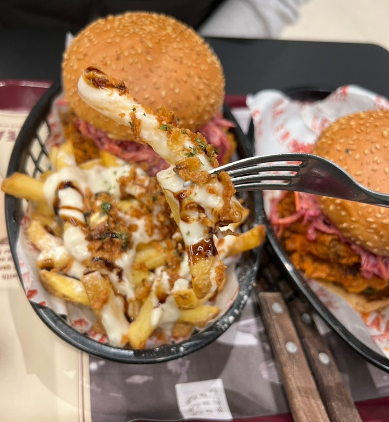 여의도 더현대서울 맛집 ‘르프리크 캐주얼 내슈빌 핫치킨 버거 네이버 블로그