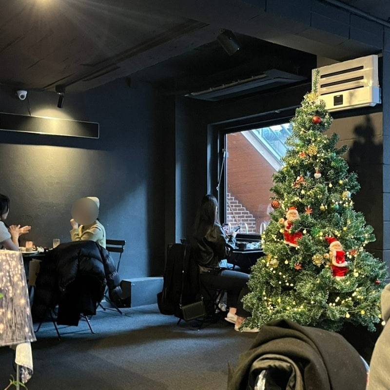 ️사모예드 애견카페 홍대 솔직후기 평일에도 개보다 사람이 많음 🥲 상수역 카페 모크 네이버 블로그