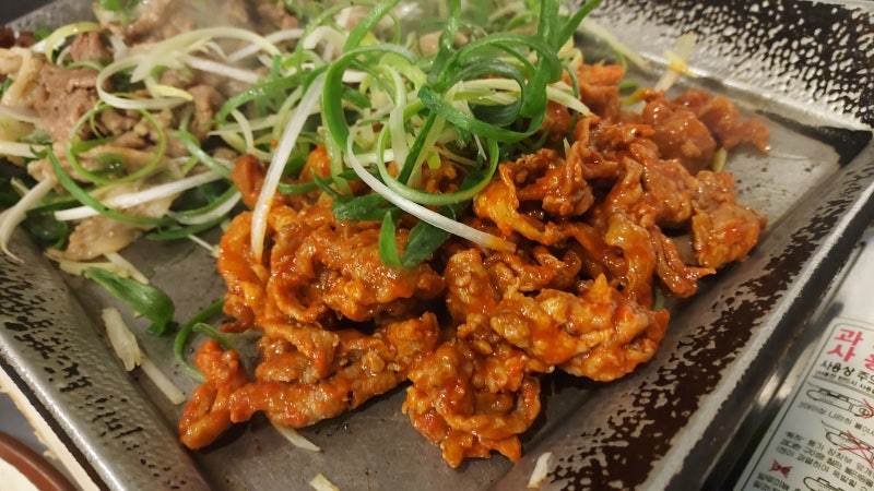 서울 신림 고기집 연탄구이 삼겹살과 파 불고기 맛집 49년 전통 십원집에서 친구와 소주 한잔 하고 왔어요 신림역 7번