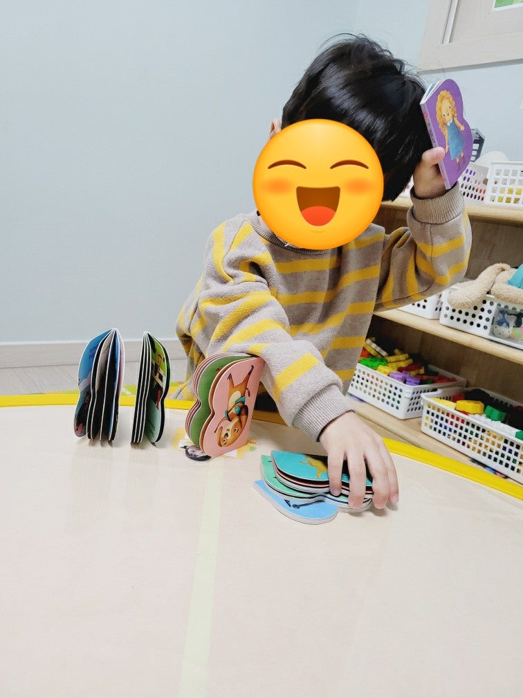 호반아이사랑♡ 만1세발달과정발달특성발달수준 3세놀이 3세발달과정 미술미니고깔트리만들기 모루탐색하기 크리스마스관련놀이 겨울놀이