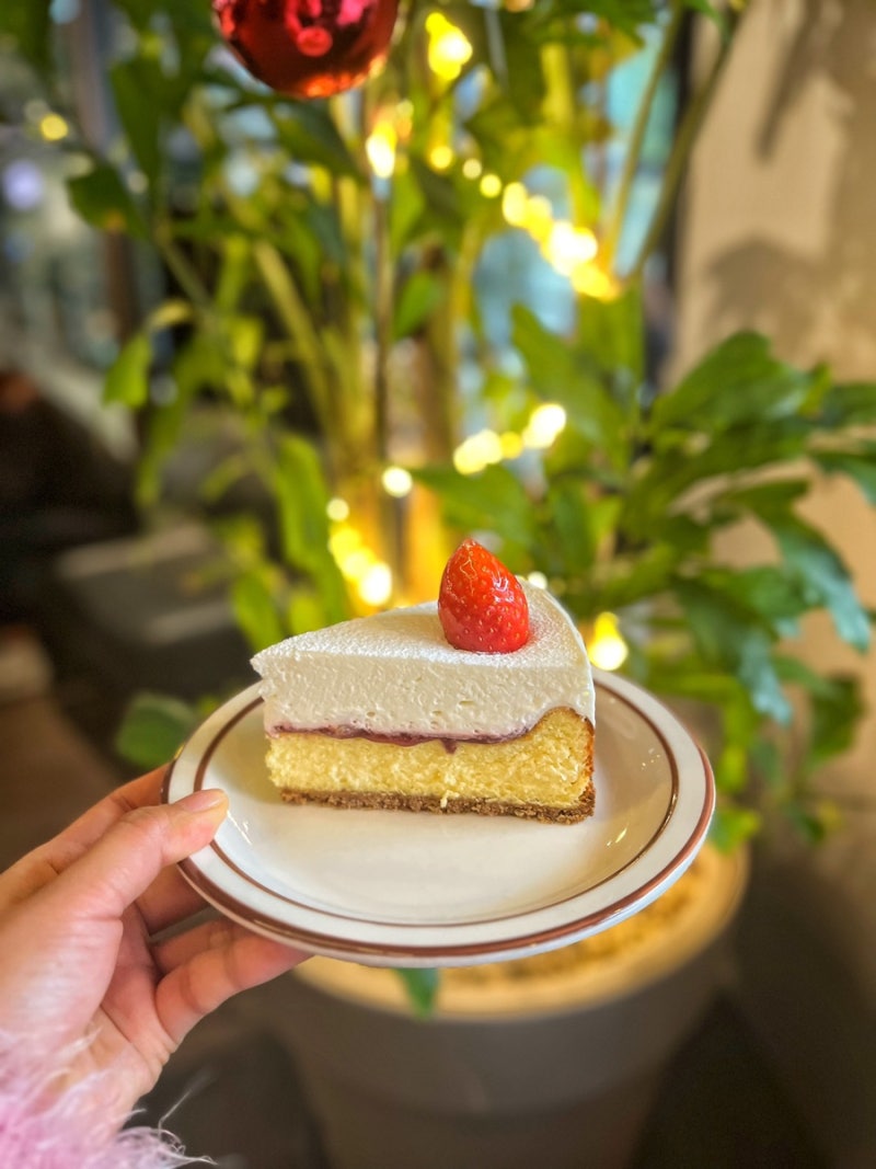 용산 도레도레 아이파크몰점 ! 크리스마스 케이크 추천~ 딸기케이크 진짜 미쳤음... 겨울딸기 맛있다... : 네이버 블로그