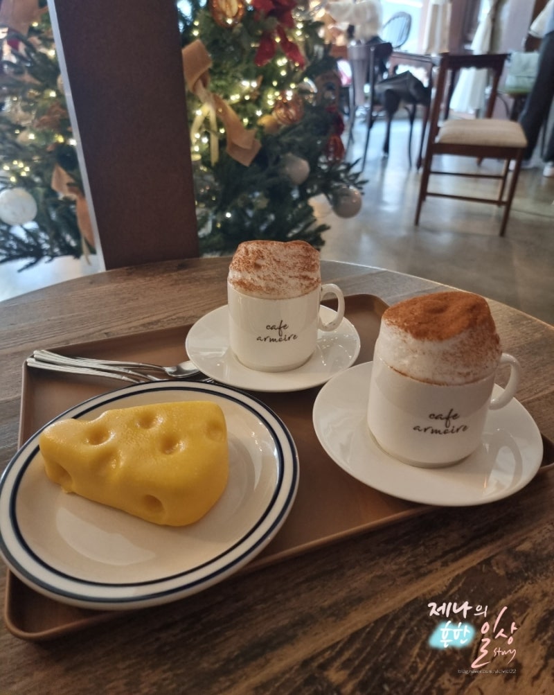 Jena의 흔한일상이야기💕145 크리스마스분위기 물씬풍기는 건대역카페 아르무아☕️내돈내산 네이버 블로그