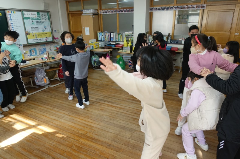 쥐와 고양이 술래잡기교실ㅣ강당ㅣ놀이ㅣ체육ㅣ술래잡기ㅣ협력ㅣ기록 네이버 블로그