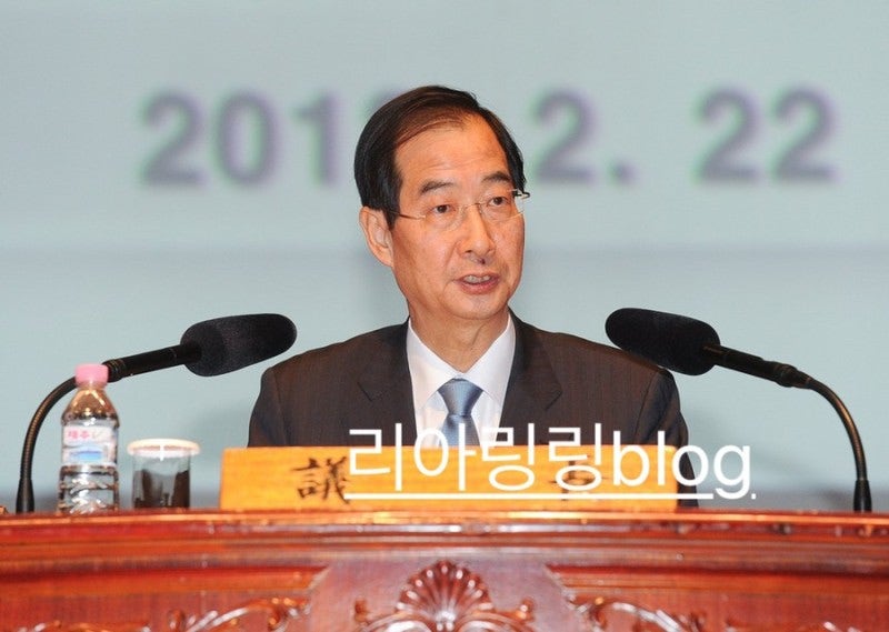 한덕수 국무총리 프로필 부인 최아영 화가 재산 나이 학력 자녀 고향 직업 와이프 아내 키 ⭕️무단횡단 신고 당해 빨간불