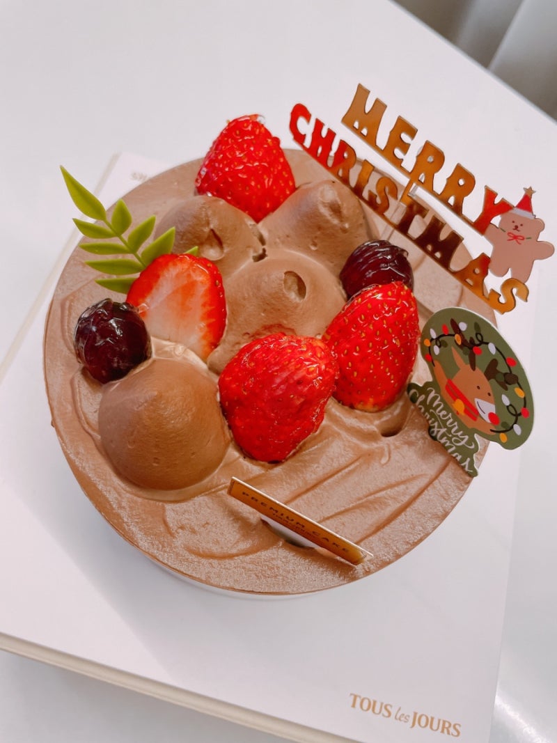 뚜레쥬르 크리스마스 시즌 케이크 초코 생크림 1호 : 네이버 블로그