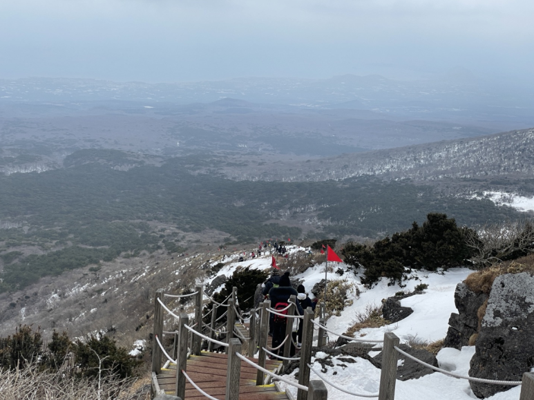 [겨울 한라산 영실코스] 등산 꿀팁(주차, 버스, 준비물, 통제, 예약 등) : 네이버 블로그