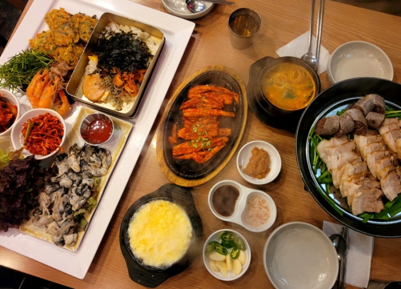 서울 중구 맛집 충무로청국장 더덕생굴보쌈 내돈내산 후기 백반기행 생생정보통 놀라운토요일 방영 네이버 블로그
