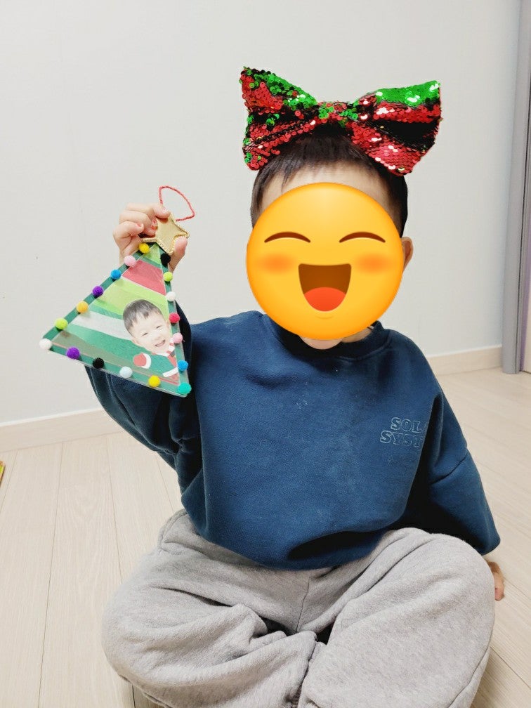 호반아이사랑♡ 크리스마스행사 크리스마스축제1 오늘은내가주인공 루돌프산타역할되어보기 크리스마스미니작품전시회 오너먼트트리꾸미기