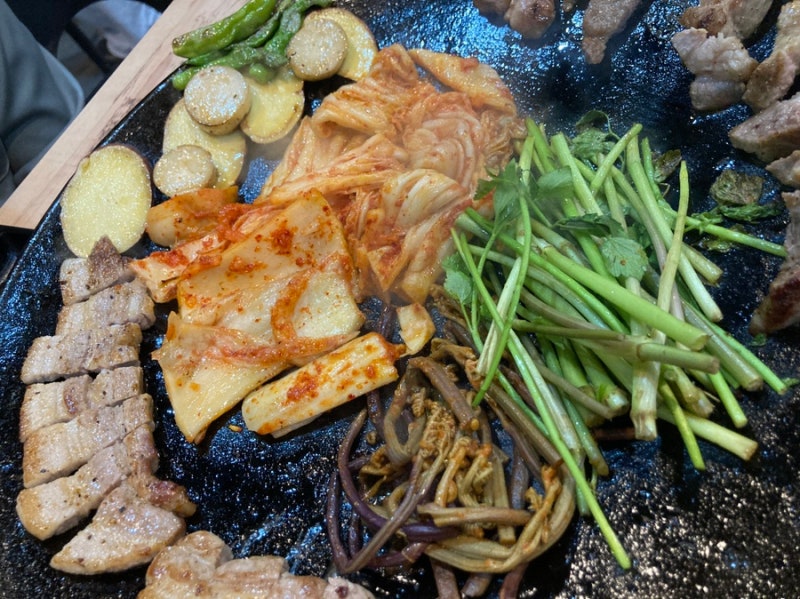 동남지구 고기집 조그삼조선그리들김치삼겹살 미나리고사리용암동삼겹살 네이버 블로그