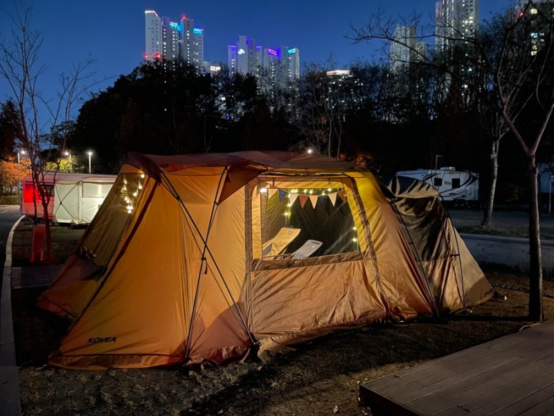 수원 캠핑장 수원 광교호수공원 가족캠핑장 17번구역 네스트w 탄 첫피칭 네이버 블로그