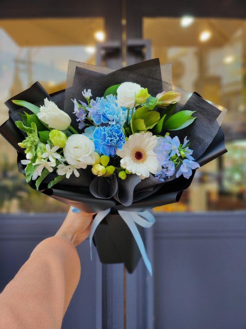Flowers Flowers Flowers 신촌 꽃집 연대 꽃집 이대꽃집 신촌 라벨 플레르 꽃다발 2093 공연축하꽃