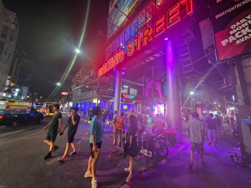 내돈내산 노랑풍선 패키지여행 3일차 태국 방콕 파타야 선택관광 옵션 요트크루즈 마사지 삼겹살 돌고래쇼 스카이갤러리