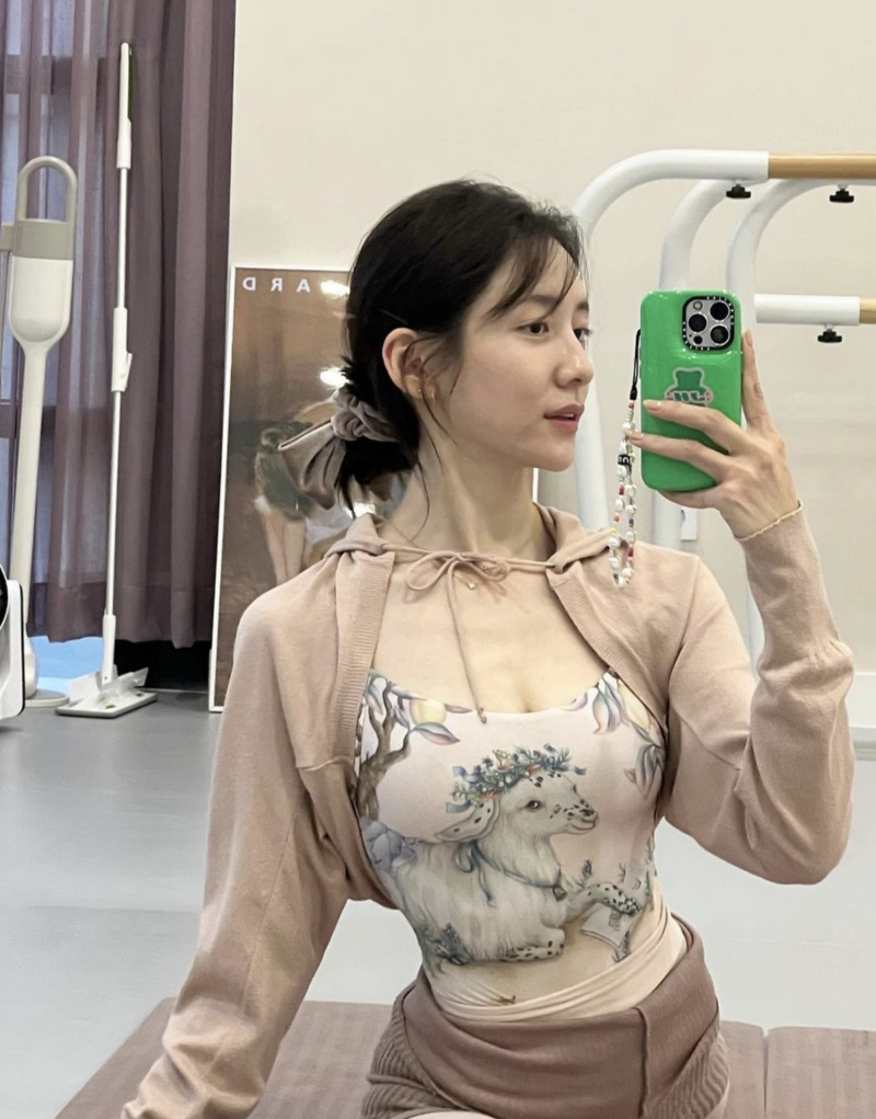 요즘 트렌드인 발레코어룩 뜻 코디 팁 브랜드 추천 발레 워머 샤 스커트 발레리나 슈즈 네이버 블로그
