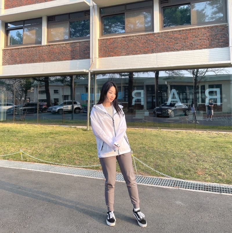 업사이클링 브랜드 제로그램 빅로고 경량 윈드 자켓 여자 고프코어룩 봄 여름 바람막이 나일론 등산복 코디 추천 네이버 블로그
