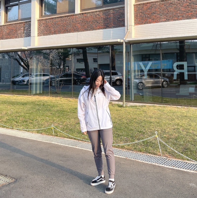 업사이클링 브랜드 제로그램 빅로고 경량 윈드 자켓 여자 고프코어룩 봄 여름 바람막이 나일론 등산복 코디 추천 네이버 블로그