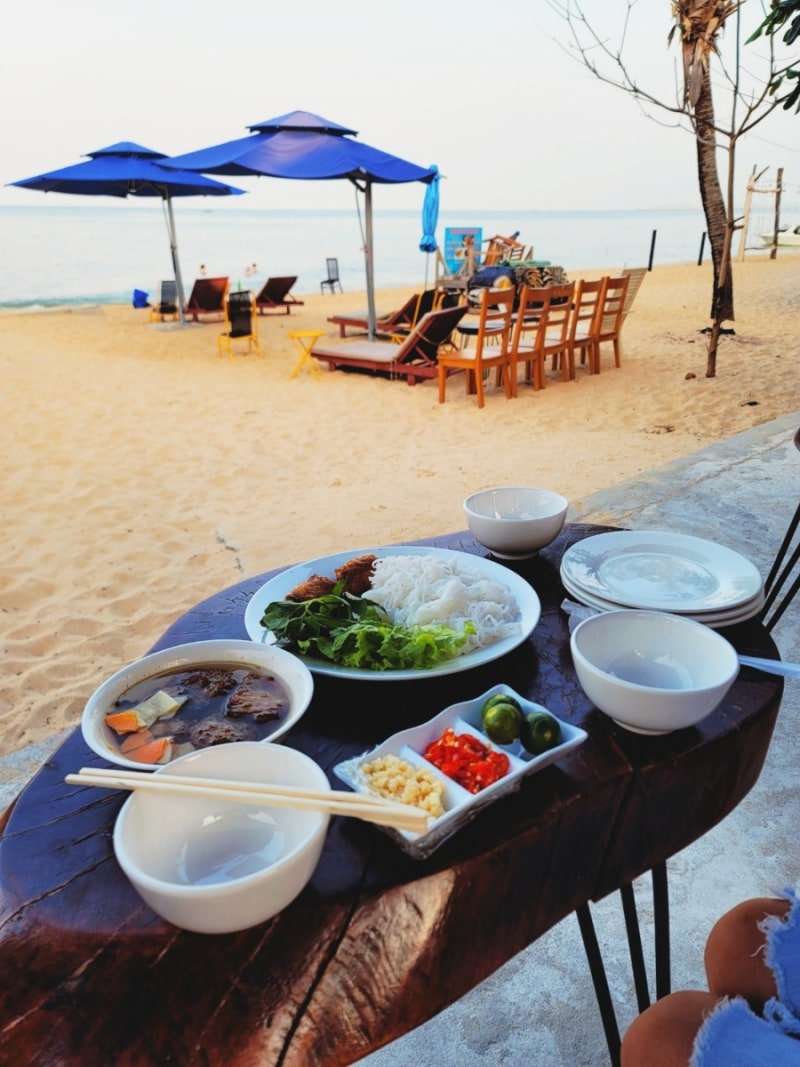 달콩부부 푸꾸옥3주살기 ️ D1 풍차식당 즈엉동 네이버 블로그