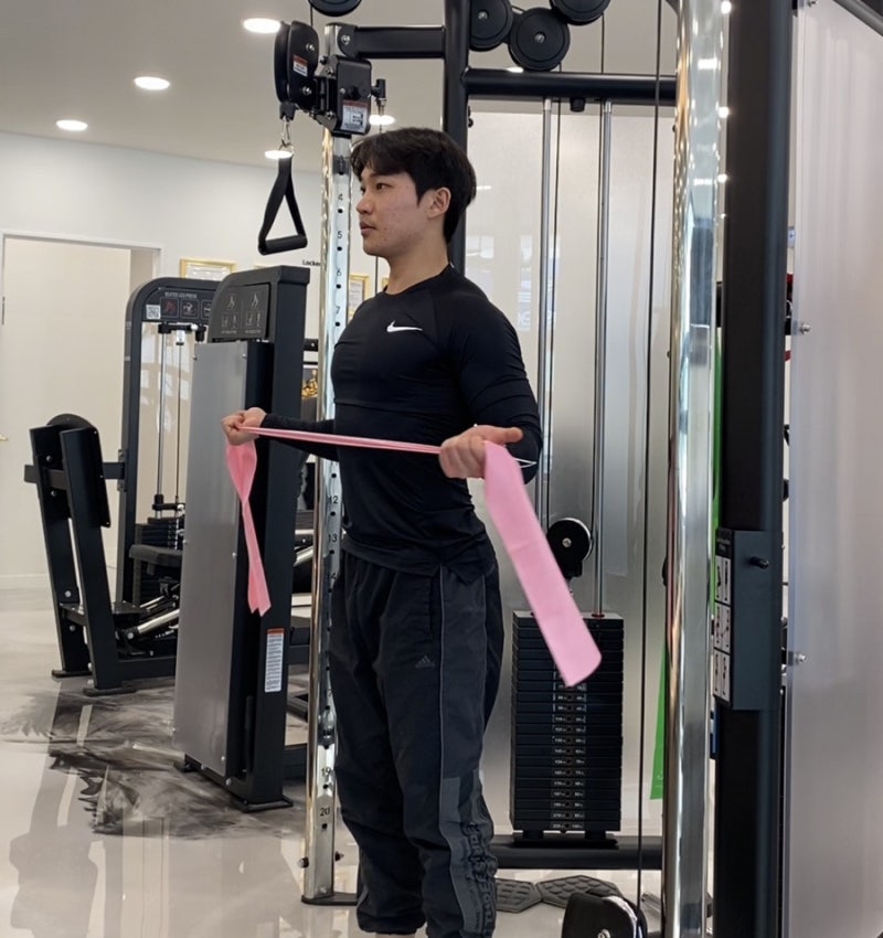 초보자도 가능한 헬스장 어깨 운동 방법과 루틴 숄더프레스 사이드 레터럴 레이즈 네이버 블로그