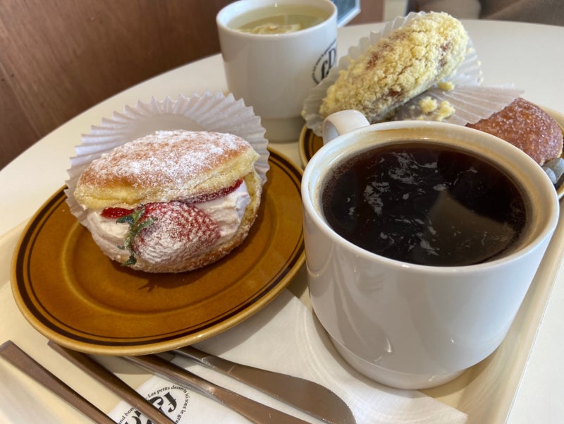 (광주카페)동명동에 이어 상무지구에도 생긴 도넛 핫플 상무지구 도넛맛집_도피 상무점(DOFFEE) : 네이버 블로그