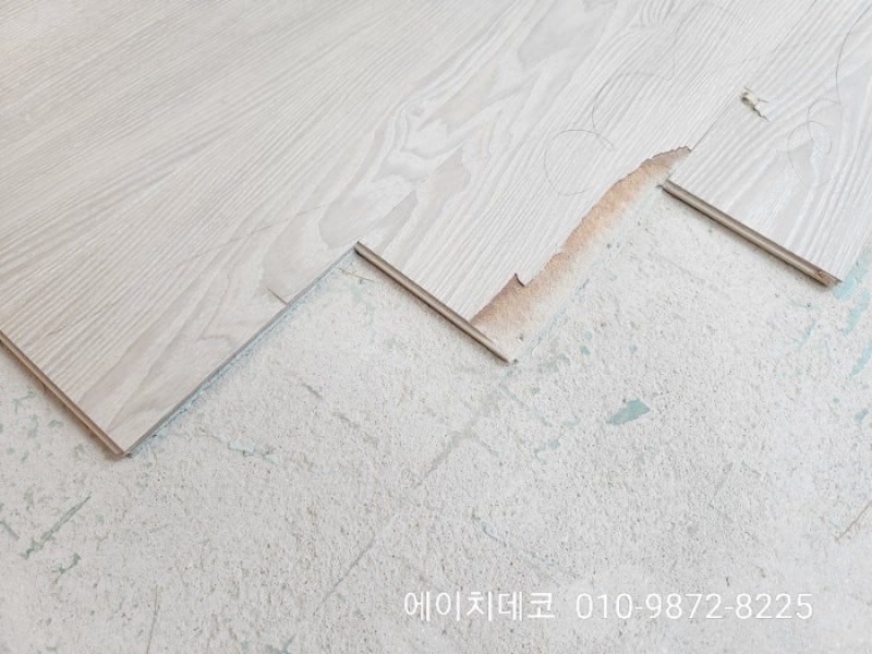 마루보수 시그니티여의도오피스텔 강마루보수 마루부분보수 마루부분교체 마루쪽갈이 마루철거시공 구배불량마루보수 마루빈자리보수