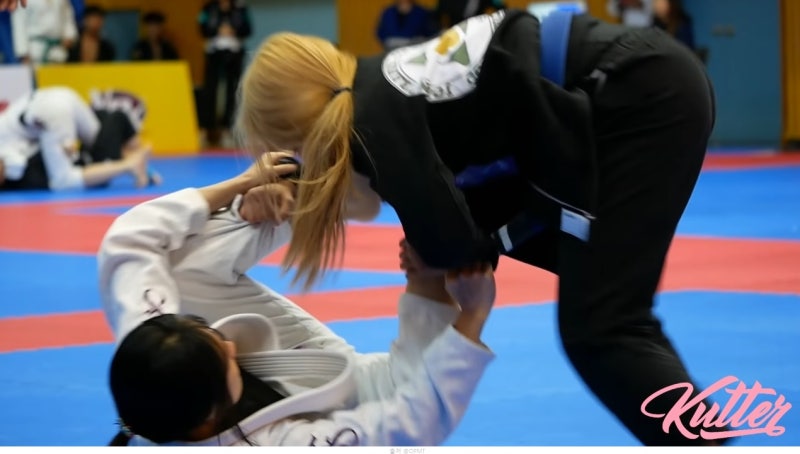 인기 여자 다이어트 운동 추천 크로스핏 주짓수 기구 필라테스 요가 킥복싱 폴댄스 성인 발레발레핏 클라이밍