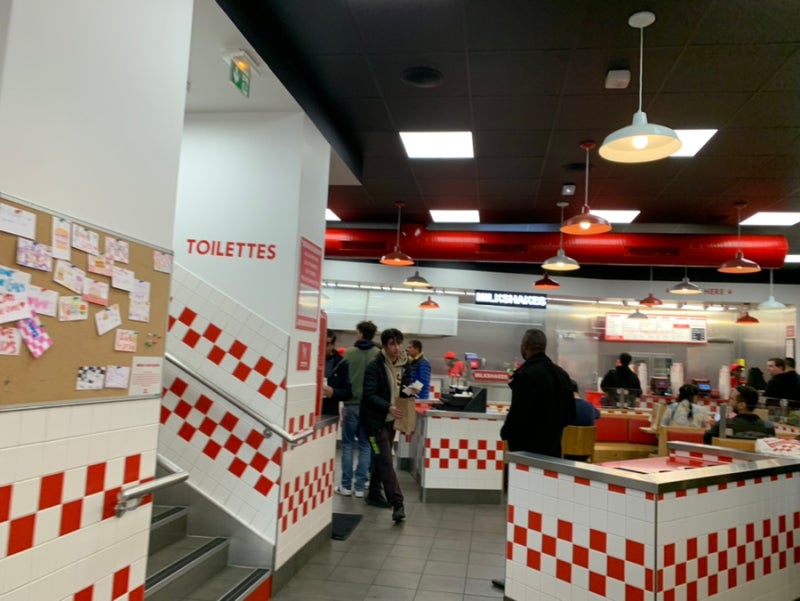 파리 디즈니랜드 맛집 파이브가이즈 Fiveguys 미국 3대 햄버거 더블패티베이컨치즈버거 밀크쉐이크 신혼여행 자유