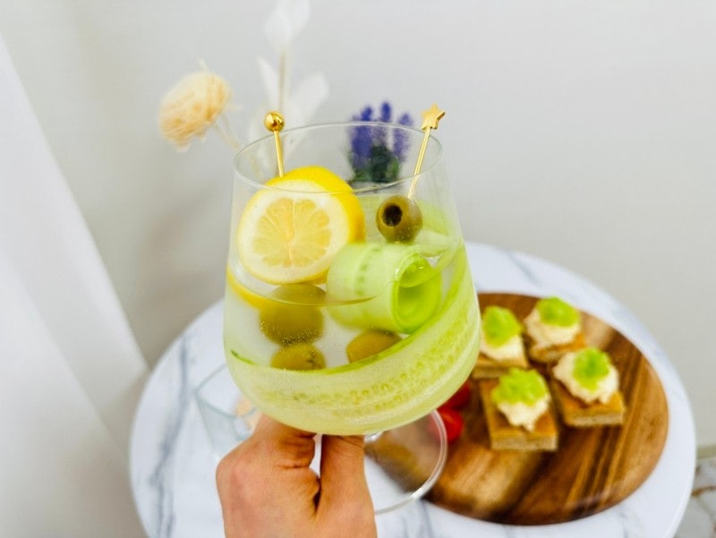 홈빠 혼술 핸드릭스 진 오이 칵테일 무설탕 다이어트 진토닉 여심저격 가격 맛 레시피 칼로리 만드는법 네이버 블로그