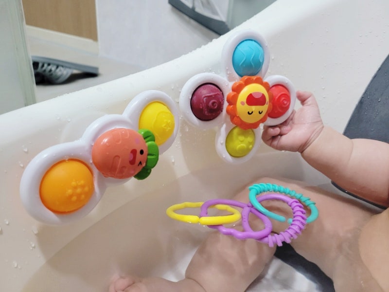 스핀팝 흡착 스핀딸랑이 아기 목욕 장난감 이유식 장난감 카시트 장난감으로 추천 네이버 블로그