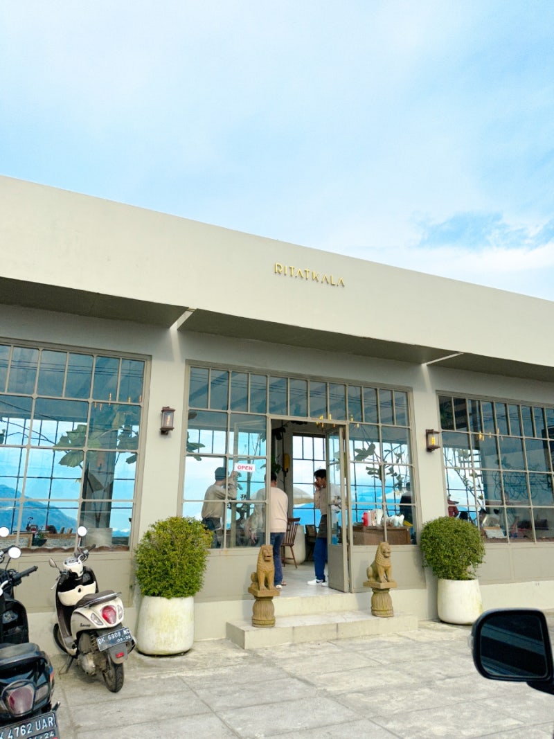 발리 투어 낀따마니 바투르화산 카페 AKASA Coffee & Ritatkala Cafe, 사원 : 네이버 블로그