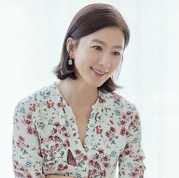 중년여성 헤어스타일 50대 60대 여자 둥근 얼굴형 짧은 머리 숏컷 단발펌 김희애 김혜수 김남주 김성령 머리