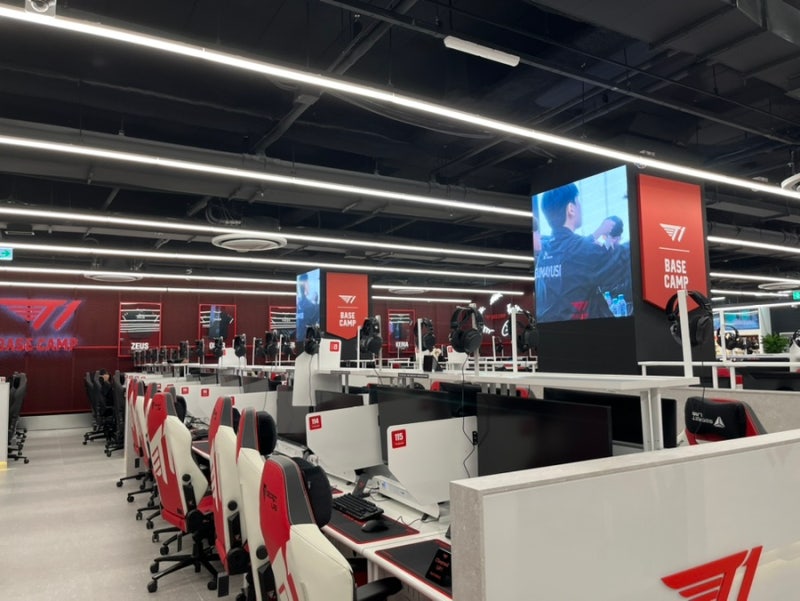 홍대 T1 베이스캠프 방문 후기 :: T1 PC 카페 위치, 매장 요금 등등 T1 Base Camp : 네이버 블로그