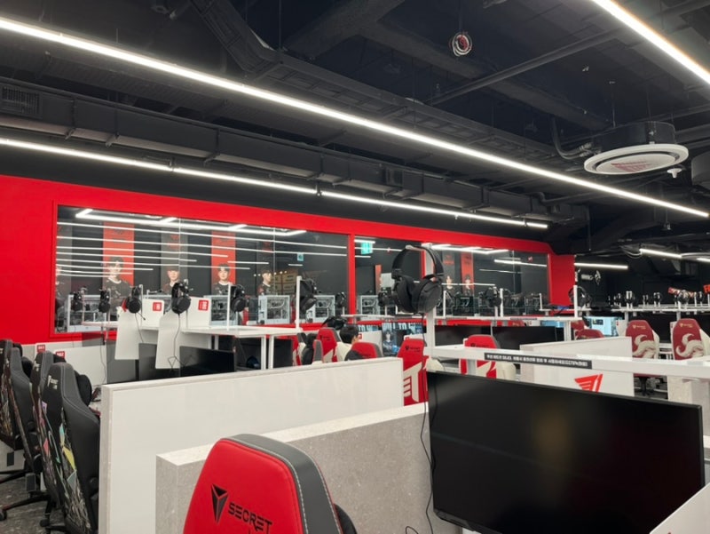 홍대 T1 베이스캠프 방문 후기 :: T1 PC 카페 위치, 매장 요금 등등 T1 Base Camp : 네이버 블로그