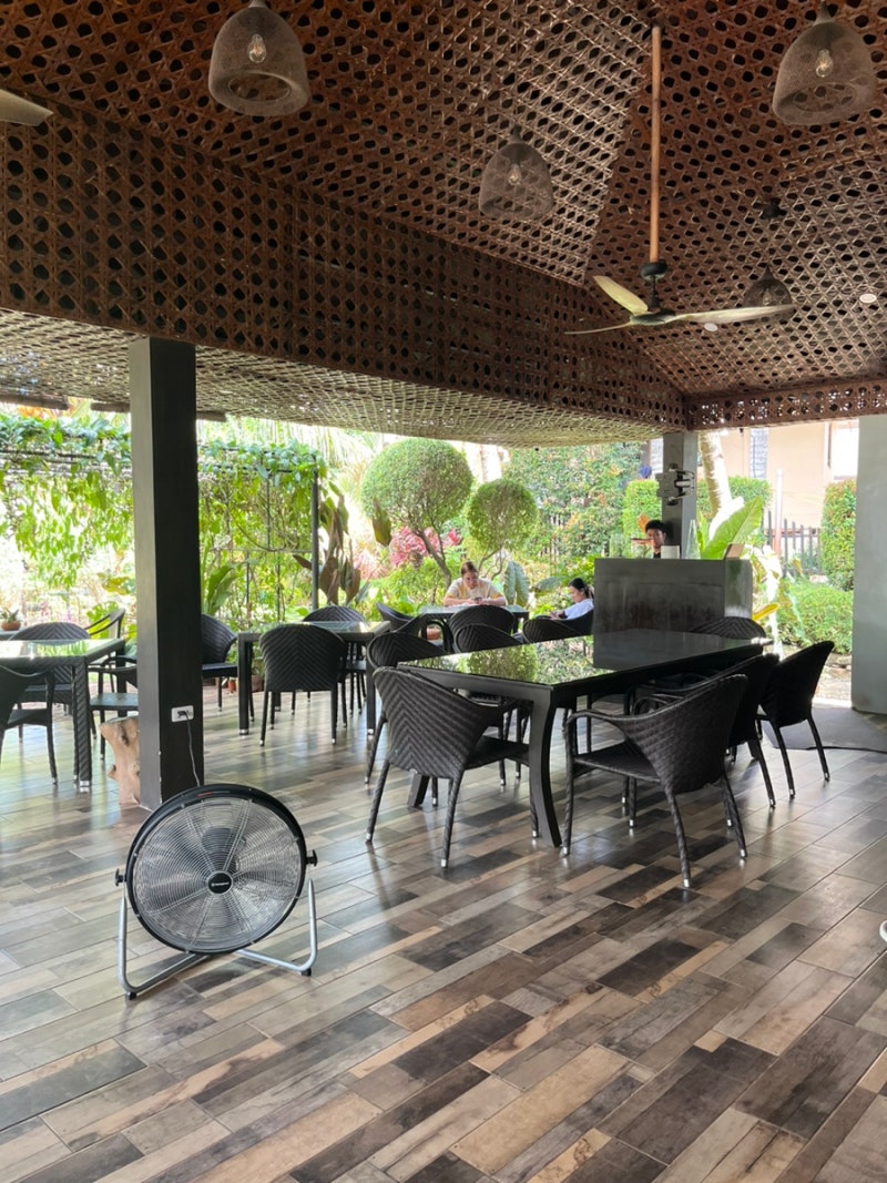 필리핀 보홀 가성비 숙소 알로나 골든팜리조트 후기 : 디럭스룸 2박 수영장 조식 정보 : 네이버 블로그