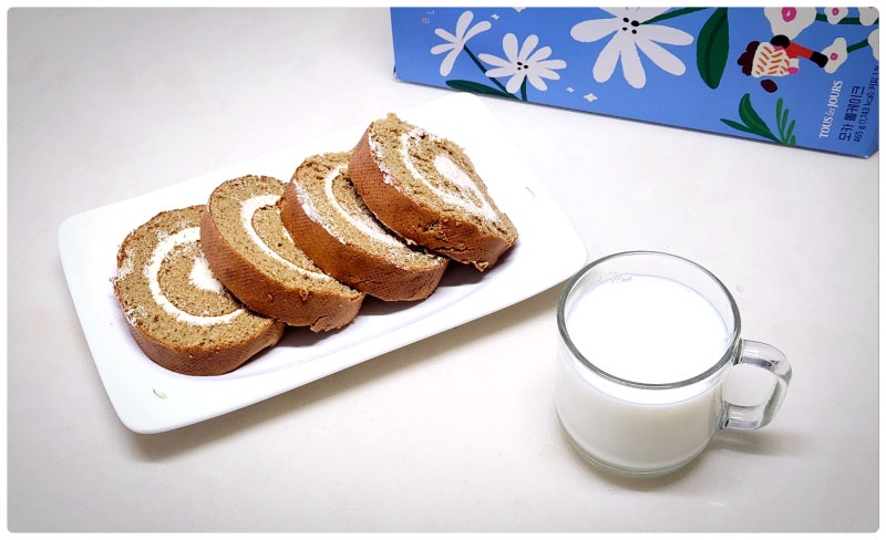 뚜레쥬르 롤케이크 & 카스테라 가격 및 종류 ! 선물용 뜌레주르 빵추천 메뉴 (맛있는 모카 롤케익 영양성분 칼로리) : 네이버 블로그