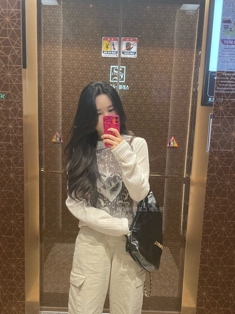 샤넬 22백 백팩 블랙 금장 골드 착샷 ૮ᐡ•͈ ·̫ •͈ᐡა 샤넬 기저귀가방 추천 샤넬 백팩 샤넬 도빌백 비추천 샤넬