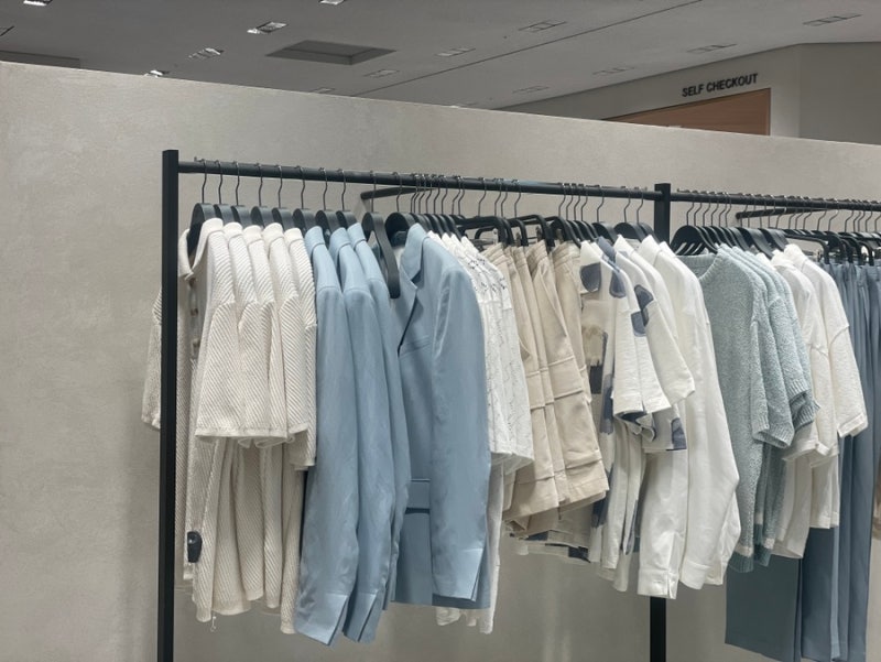 남자 여름 코디 자라 신상 추천 IFC몰 ZARA 매장 반팔 니트 셔츠 바지 데일리룩 : 네이버 블로그