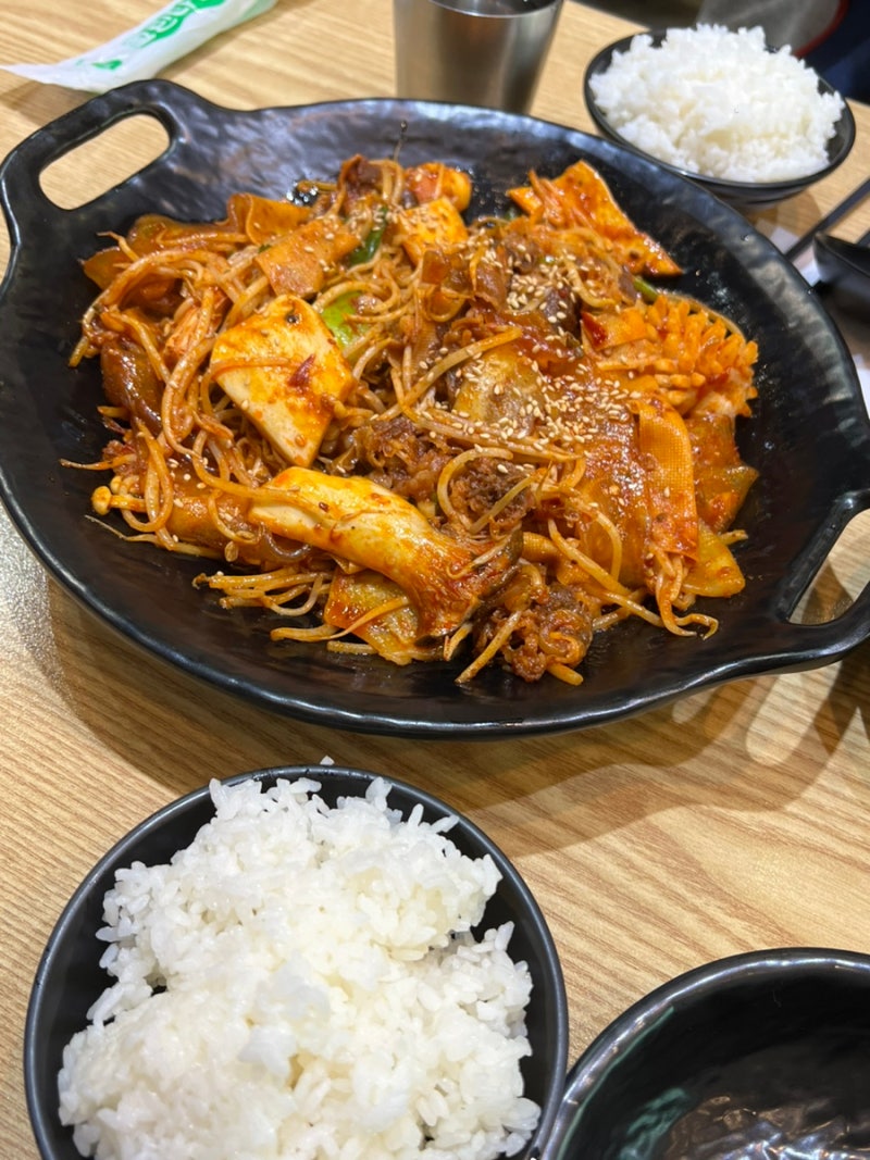 가디맛집 N년차 가산디지털단지 직장인이 추천하는 점심 맛집 추천 오늘돈까스팬더마라바스버거고구려짬뽕회기버거온센텐동