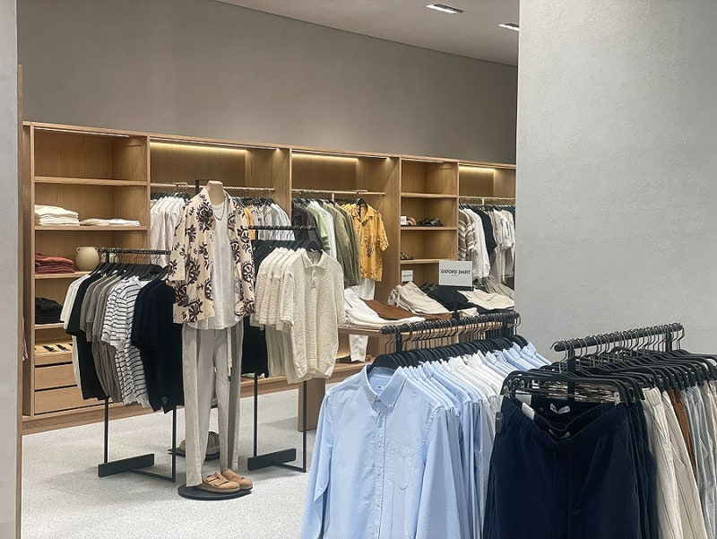 남자 여름 코디 자라 신상 추천 IFC몰 ZARA 매장 반팔 니트 셔츠 바지 데일리룩 : 네이버 블로그