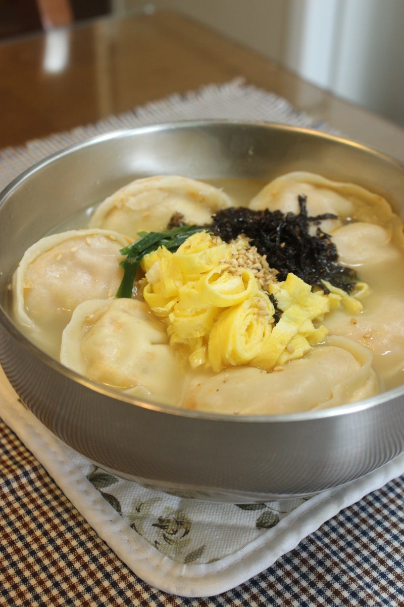사골육수 만두국 끓이기 점심메뉴 냉동만두요리 한그릇음식 김치만두 네이버 블로그
