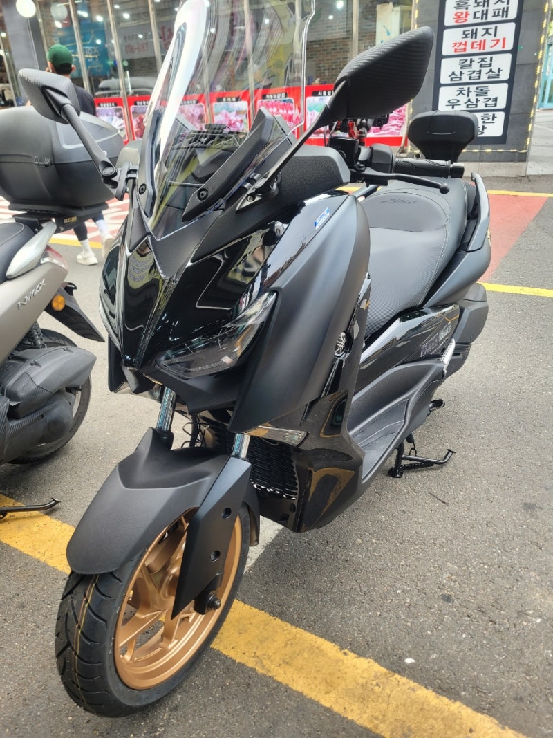 2023 야마하 Xmax300 블랙컬러 신차 출고 및 튜닝 야마하 Xmax300 Rcb Vd 리어쇼바 야마하 Xmax300