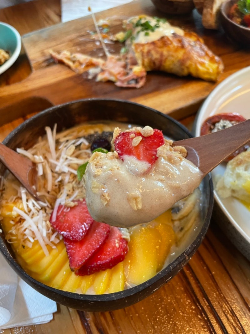 발리신혼여행2 꾸따ㅣ크럼앤코스터 Crumbandcoaster 여행중 2번 방문한 스무디볼브런치 맛집 네이버 블로그